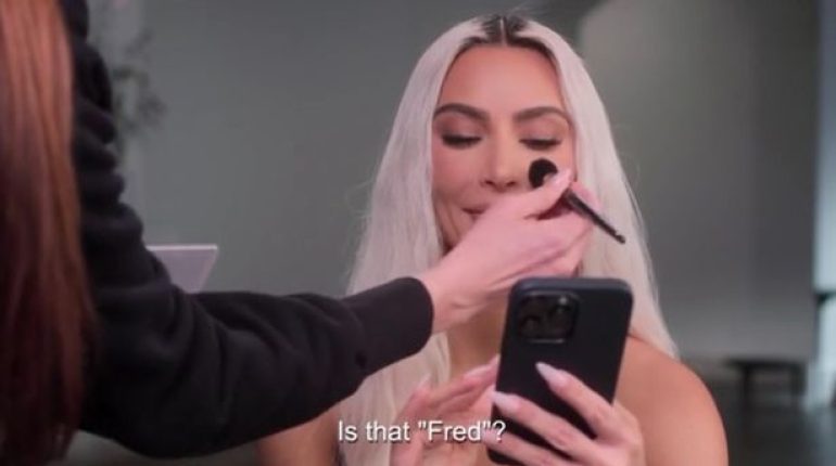 Kim Kardashian seen texting a mystery man after her heartbreaking ...